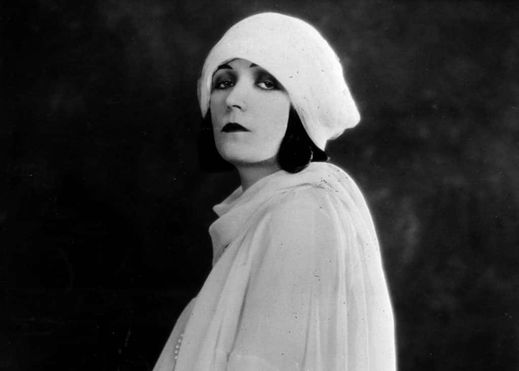 Seductive Facts About Pola Negri, The Original Femme Fatale