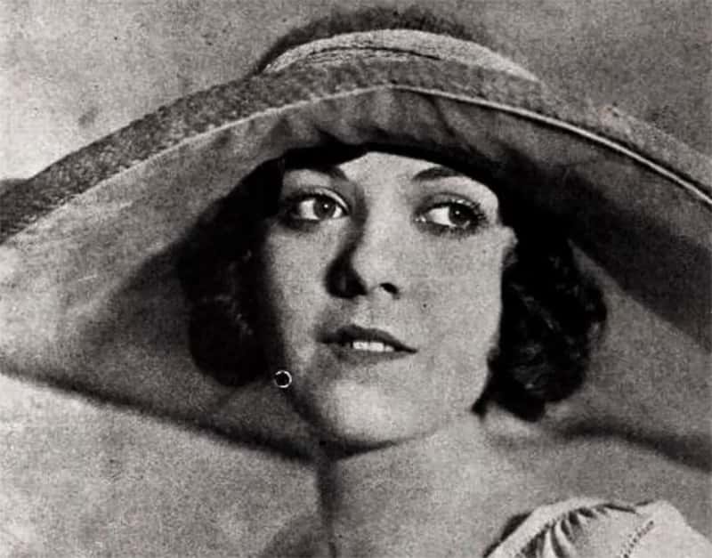 Scandalous Facts About Lila Lee, The Forgotten Siren