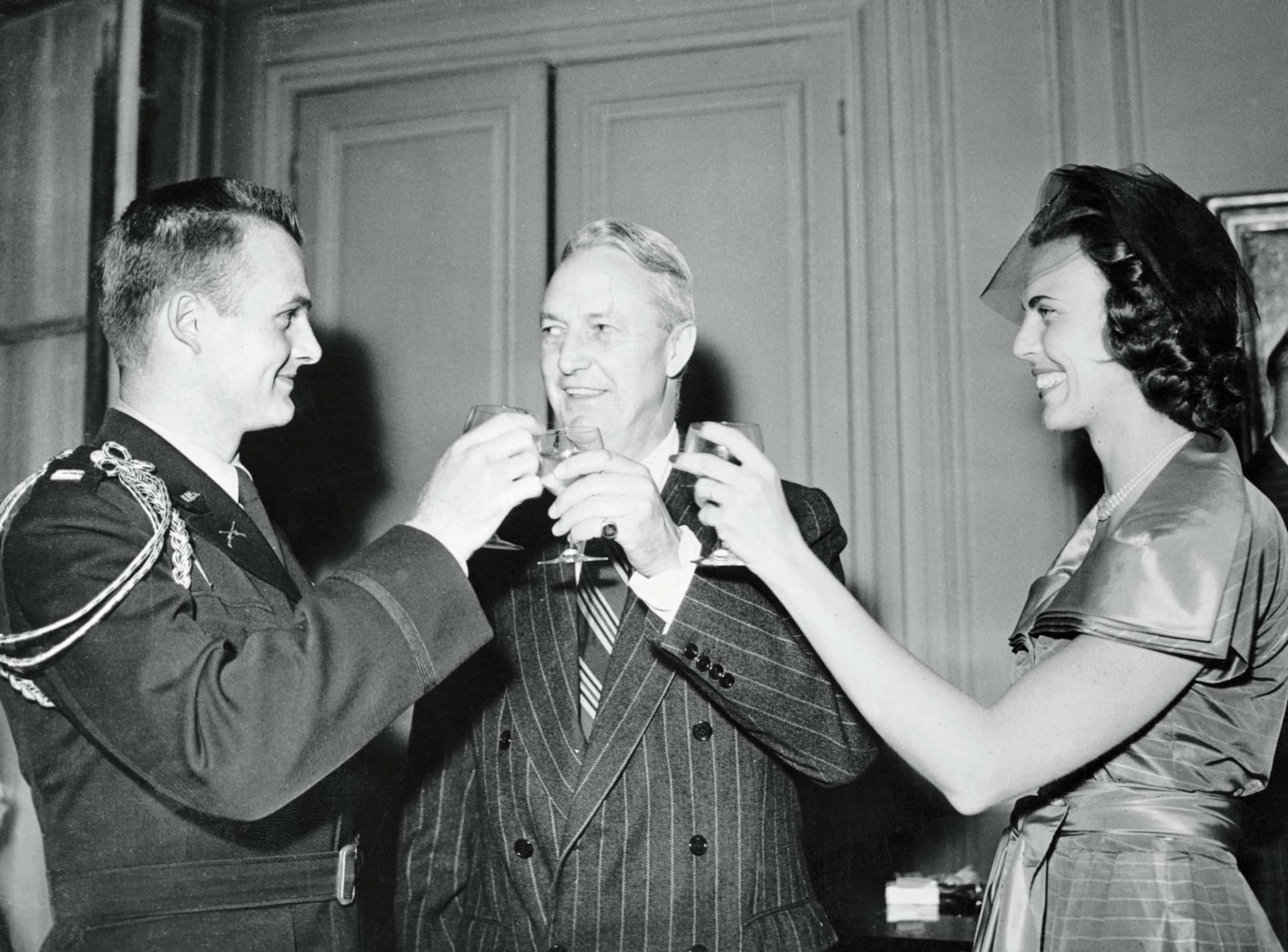 Tragic Facts About Margaux Hemingway, The Cursed Daughter