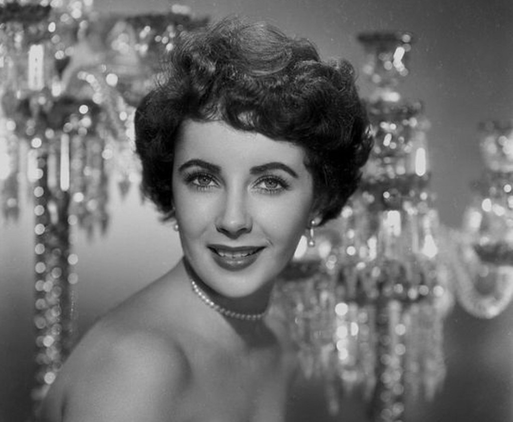 Photos Of The Most Beautiful Old Hollywood Actresses