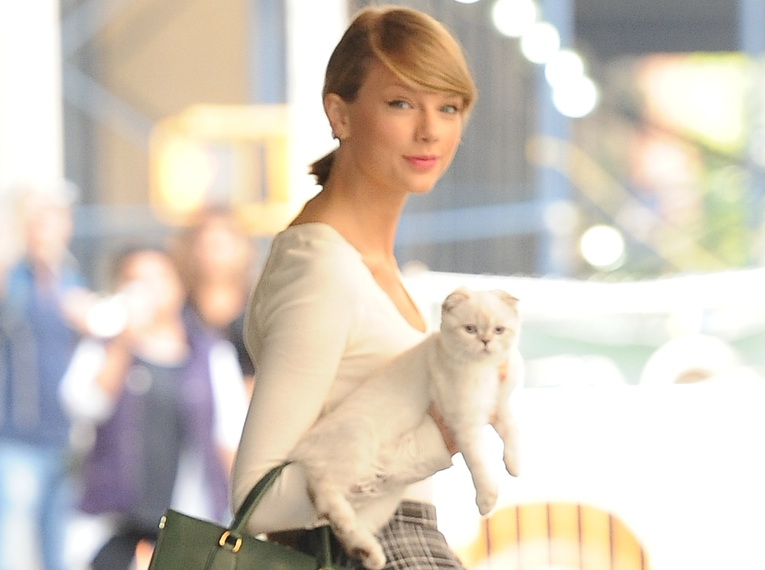 15 Famous Celebrity Pets