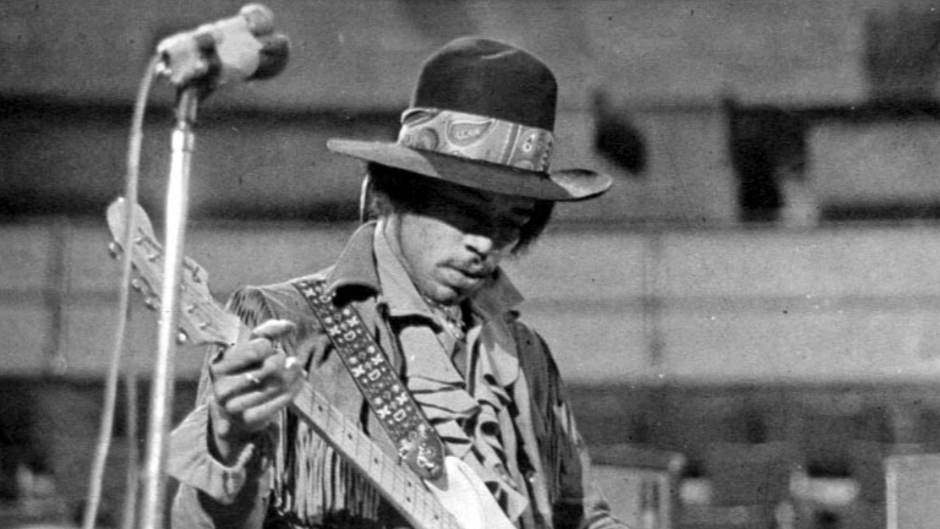 The night Jimi Hendrix set his guitar on fire, it wasn’t a gimmick—it ...