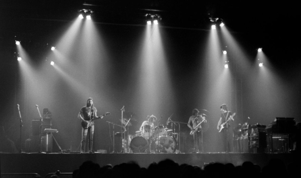 Pink Floyd vs. Led Zeppelin: Who Is the Greatest Rock Band Ever?