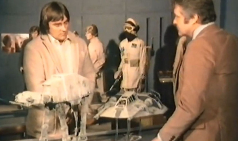 41 Snapshots Caught During Production Of Famous Movies When The Cameras ...