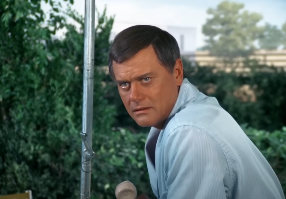 What Really Happened Off-Camera In The Most Iconic TV Shows Of The Past