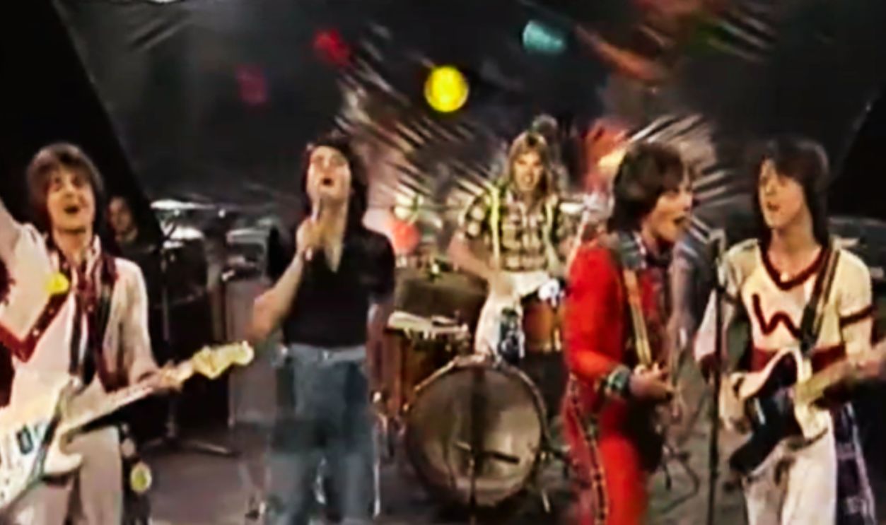 Every Number 1 Song, Show, Movie And More From 1975—Ready To Feel ...