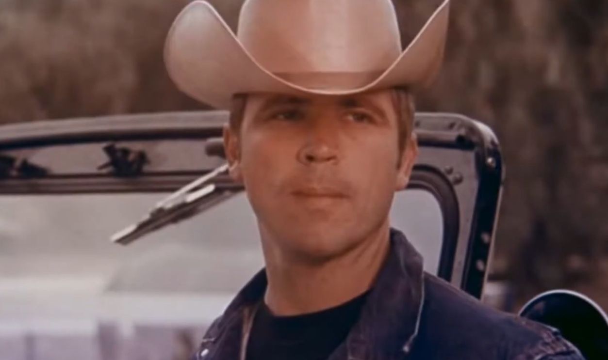 Tom Laughlin took on bullies in “Billy Jack," but his off-screen ...